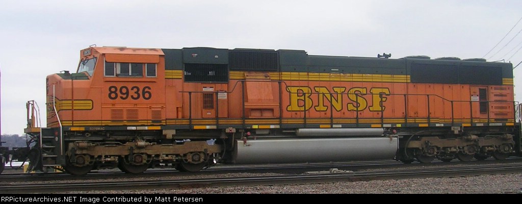 BNSF 8936